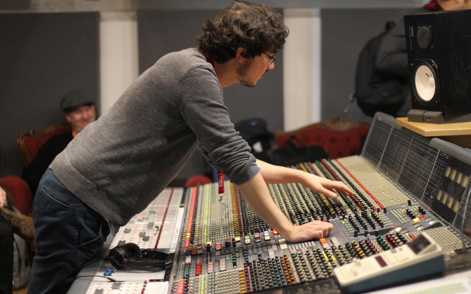 Music Production with Foundation Year Degree Manchester | BA (Hons ...