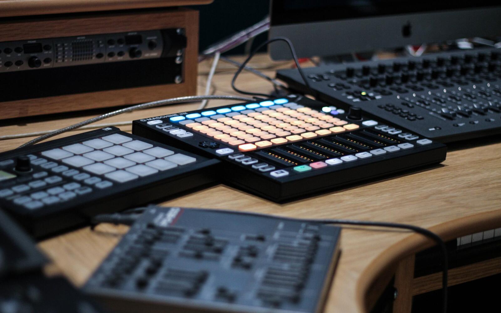 Live Sound Engineering & Music Production Degree Manchester | BSc (Hons ...