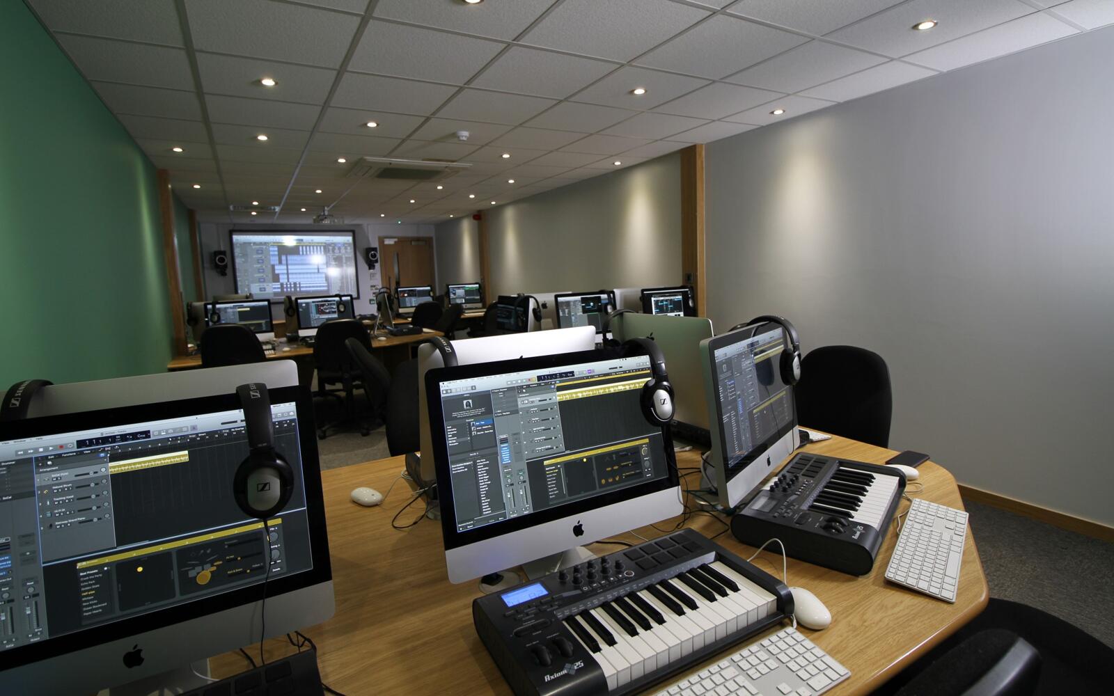 Mac Suites - Spirit Studios
